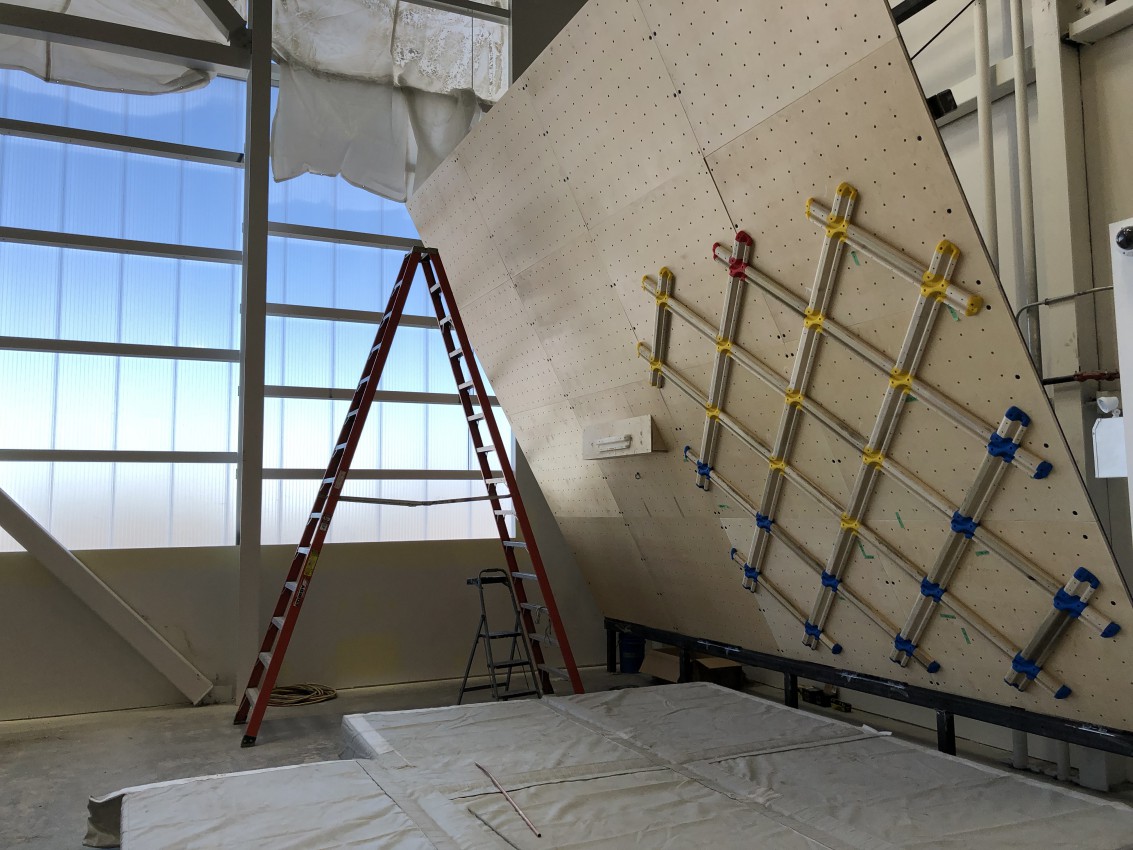 sessions wall - Calgary Climbing Centre