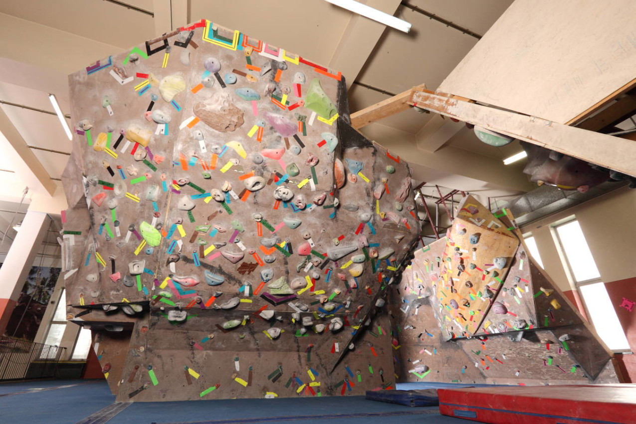 stronghold (6) - Calgary Climbing Centre